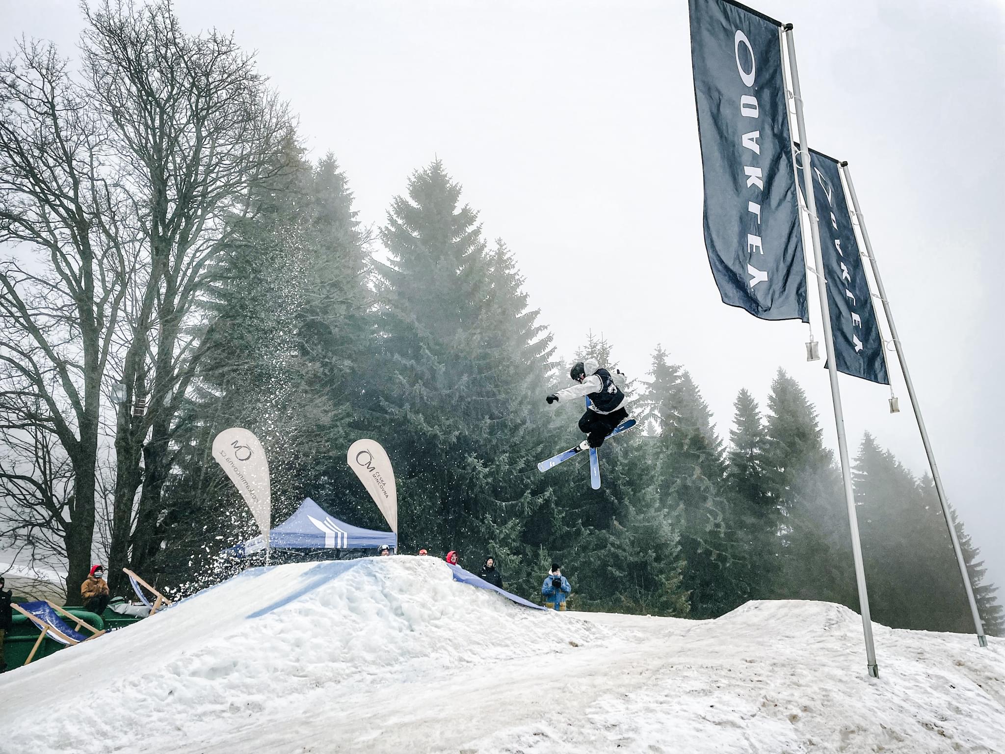 Report: Konečný razítko Czech Freeski Tour 2023 se vystavilo na Klínovci